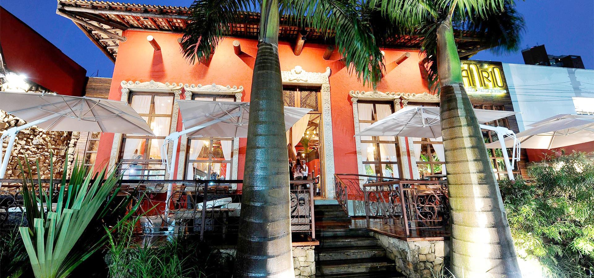Attrio Pizzaria – Forneria italiana rústico-elegante localizada no ...